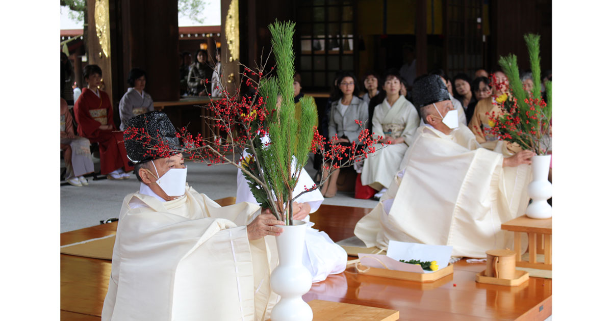The Sogetsu Tokyo North Branch is honored to present a floral offering ...